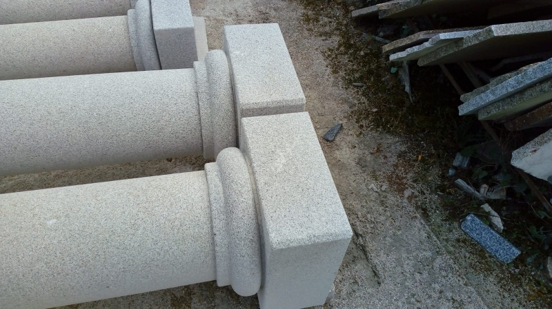 Poteaux en pierre naturelle : joomil.ch